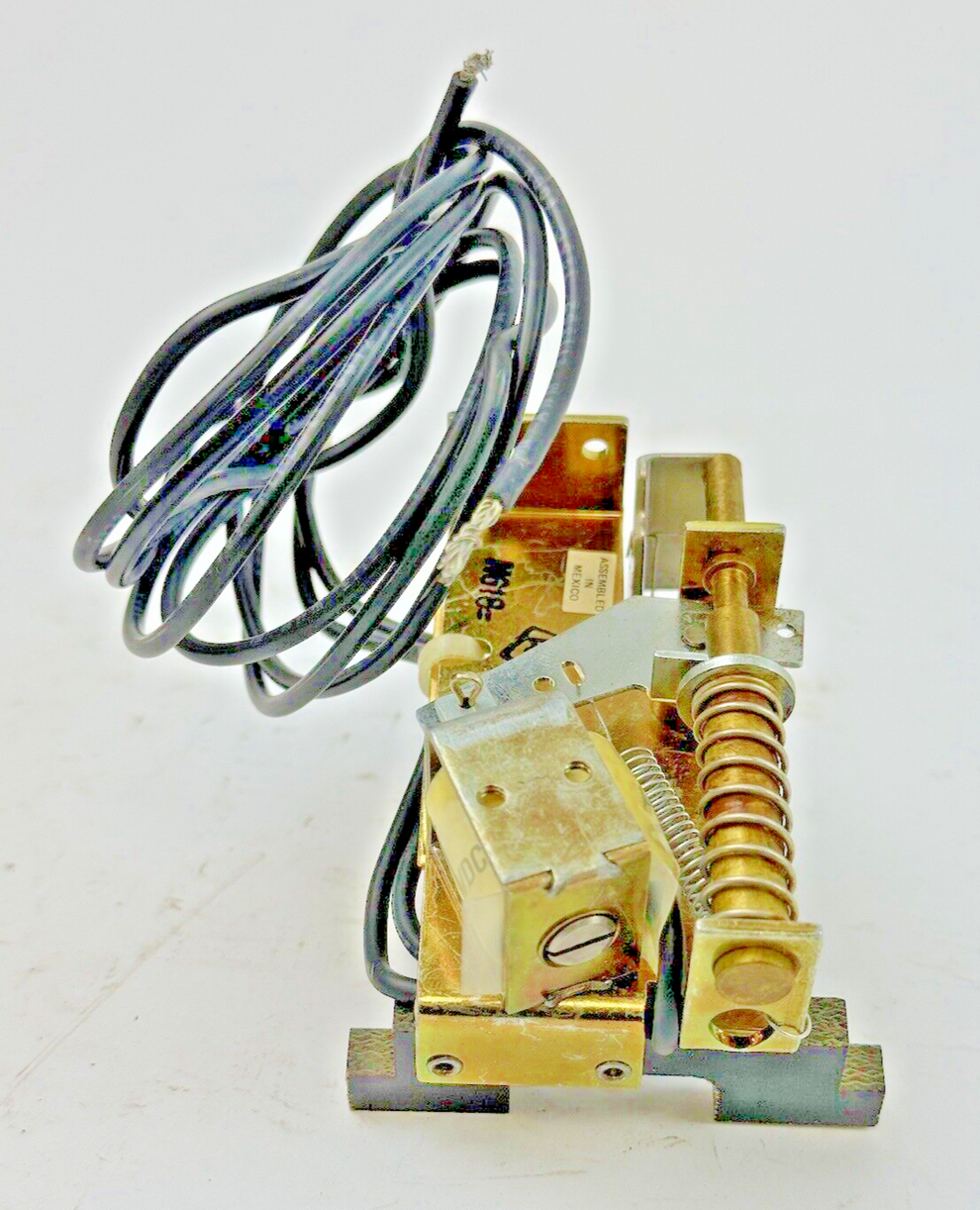 GE - TKMASTA8R - SHUNT TRIP - 24 VDC - TKMASTA8R,L - NEW – Select Surplus